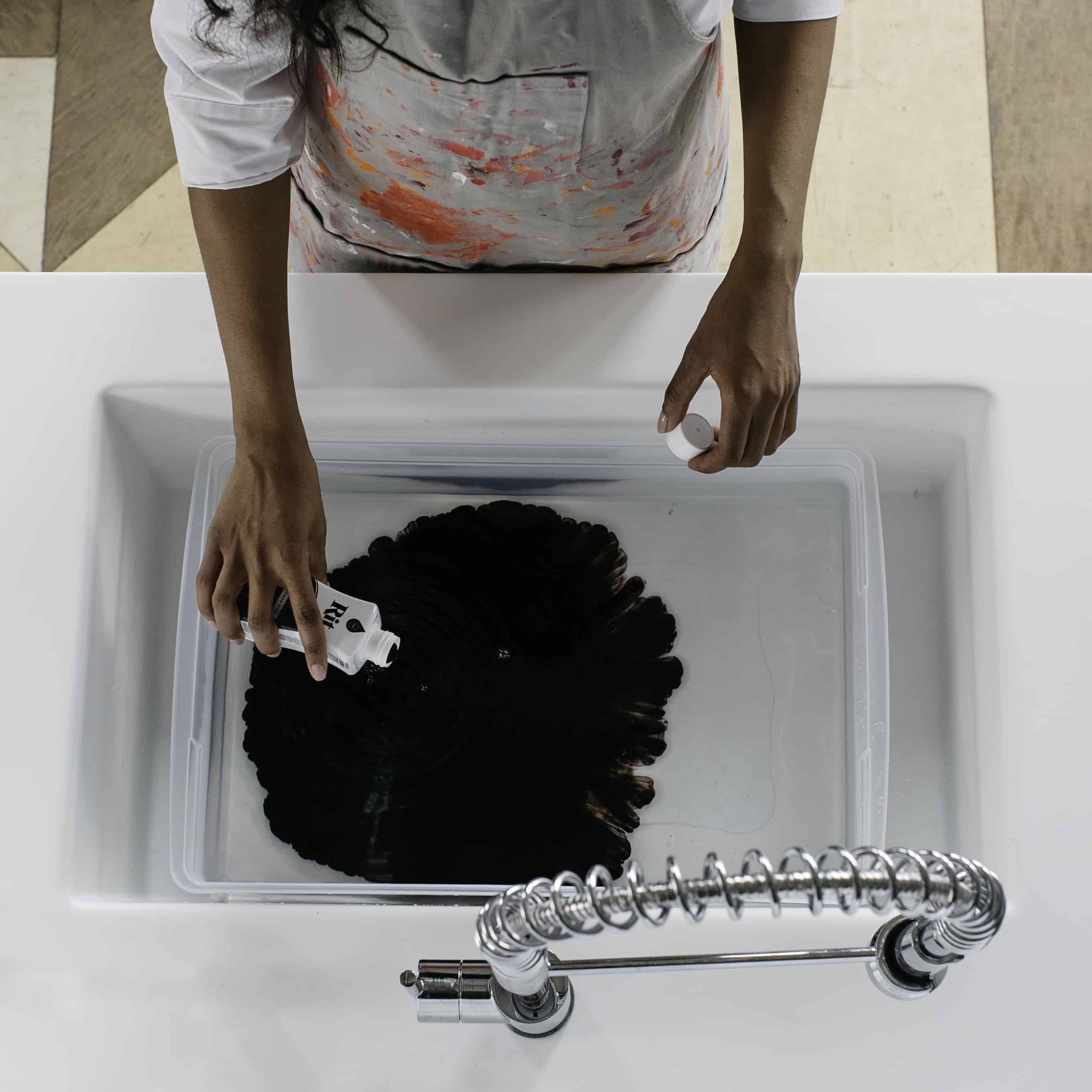 How to Dye Jeans