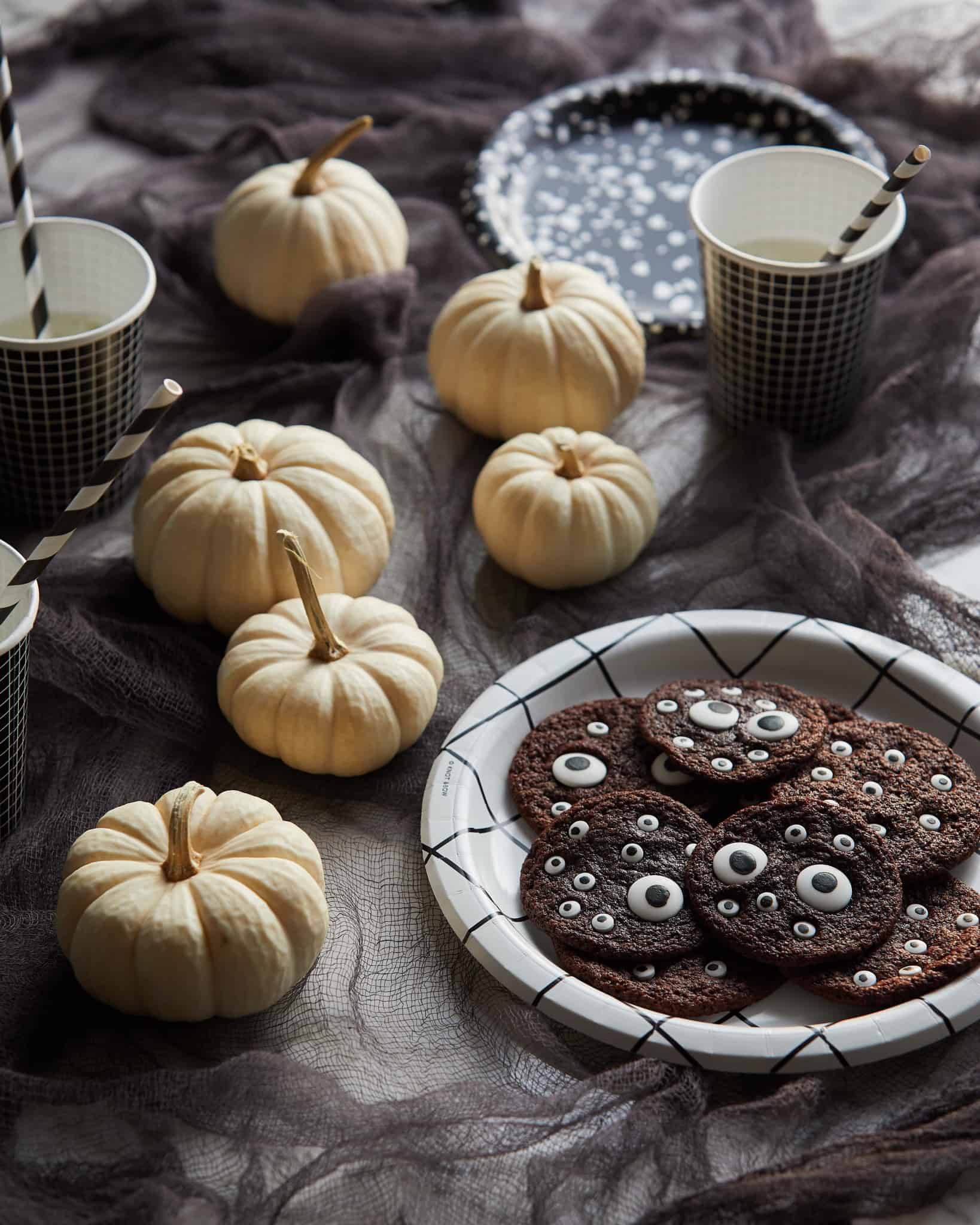 Spooky Table Covering – Rit Dye