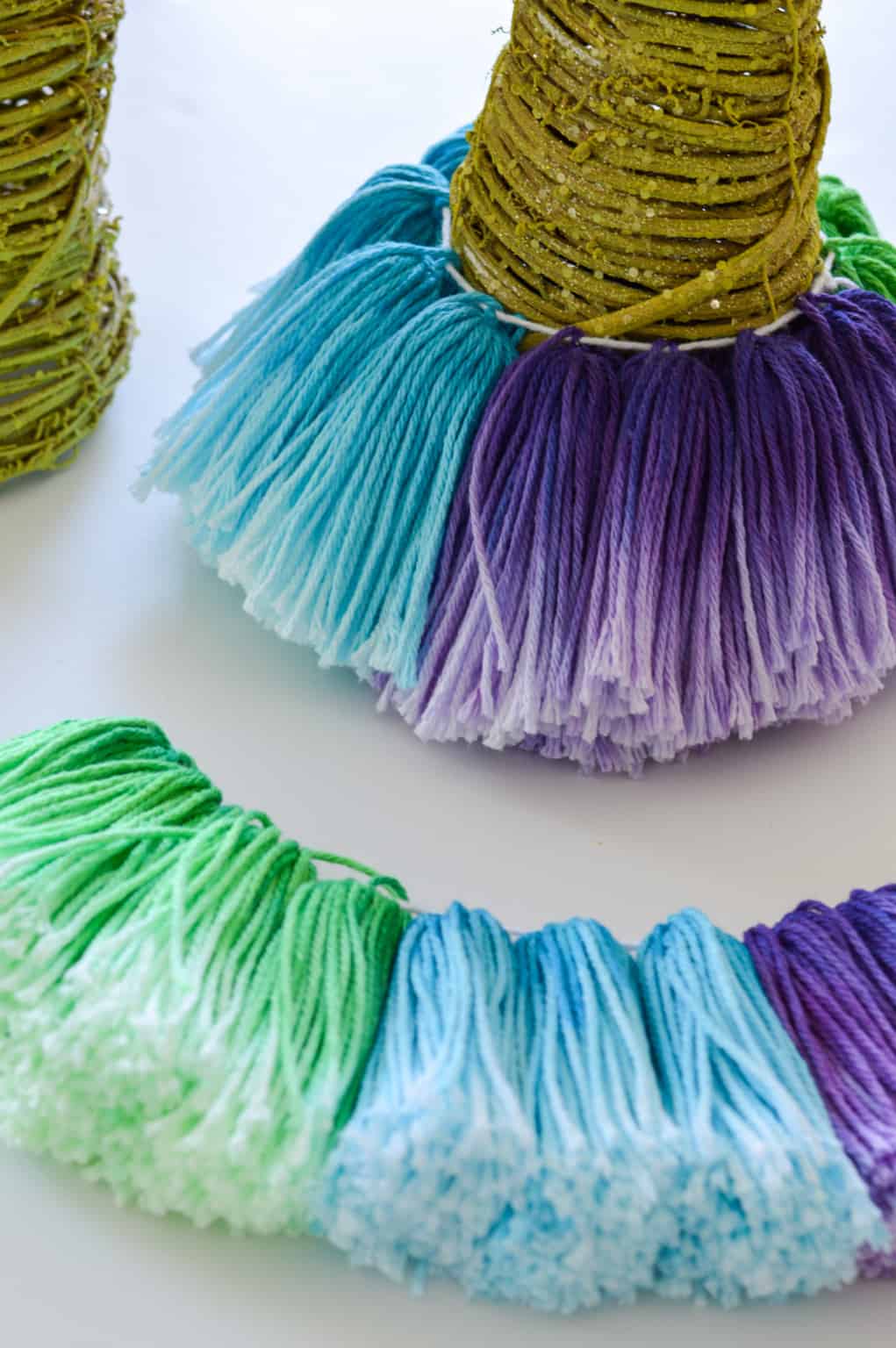 Dip-Dyed Tassel Tree – Rit Dye
