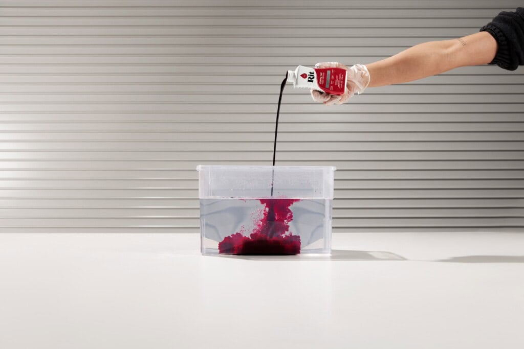 How to Solid Dye Your Converse – Rit Dye