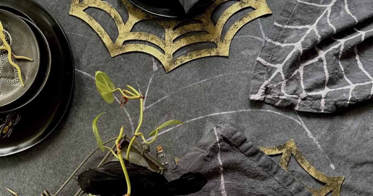 Spider Web Batik Tablescape – Rit Dye